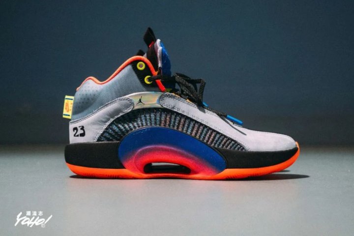 AJ35 性能与颜值兼具；REEBOK携手日本品牌合作带来复古跑鞋 – 尚街拍