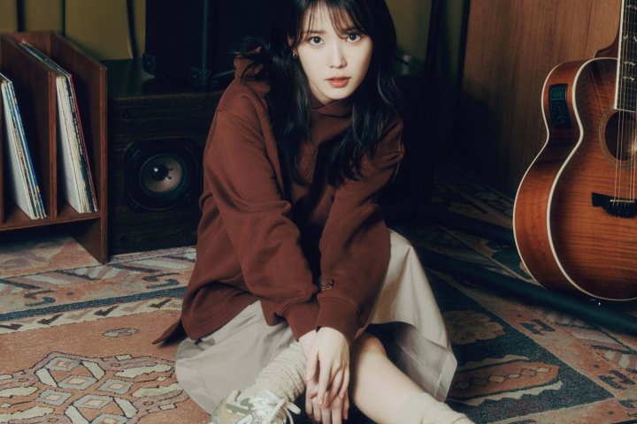 复古机能的秋冬新风貌：IU上脚示范，New Balance 1906R 全新配色登场 – 尚街拍